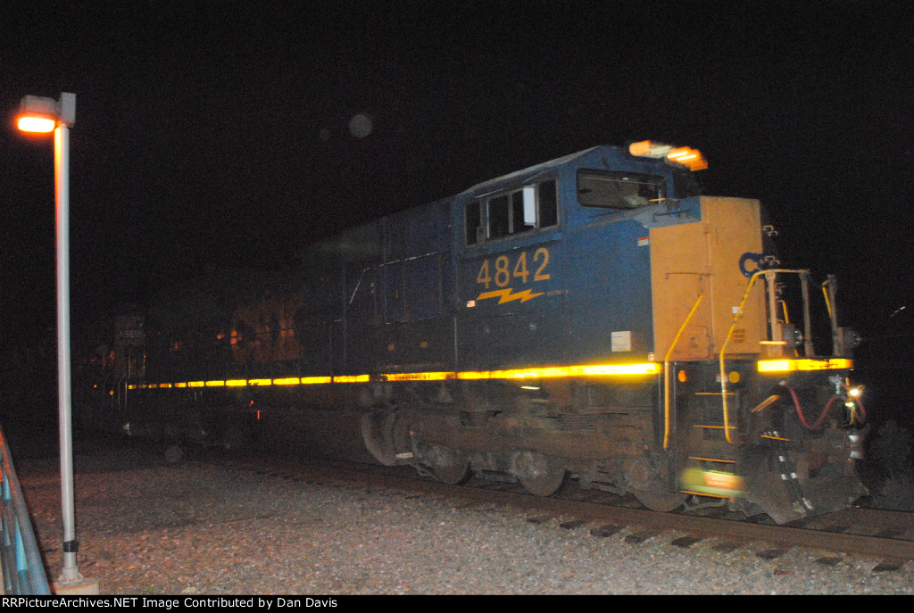 CSX SD70ACe 4842 leads Q409-06 at CP Nesh